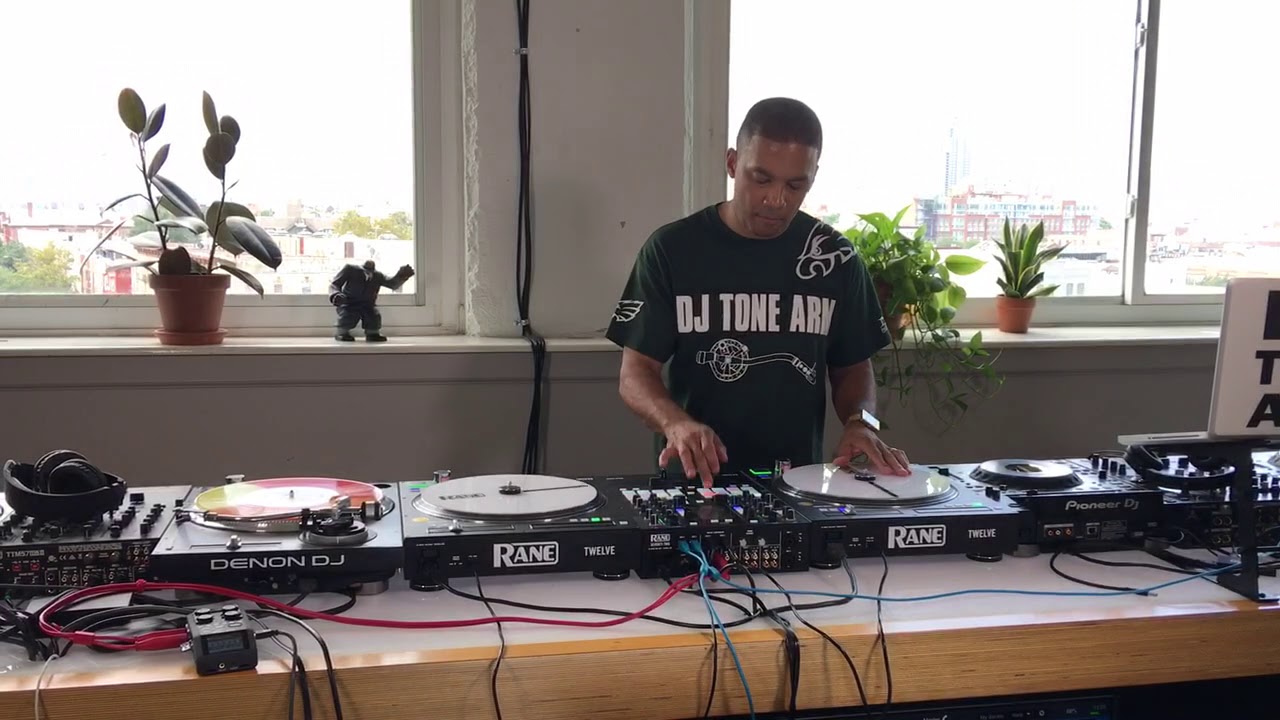 DJ Tone Arm On The Rane 72 & Twelves - YouTube