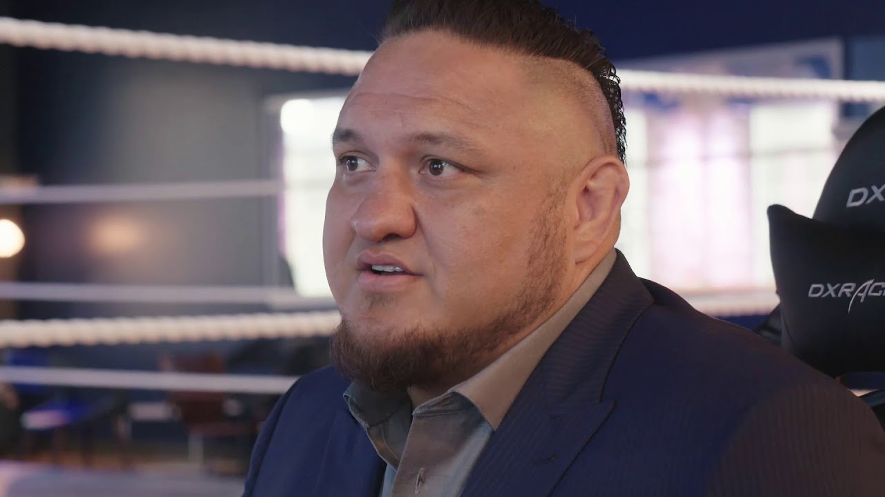 WWE Superstar Samoa Joe visits Grizz Gaming - YouTube