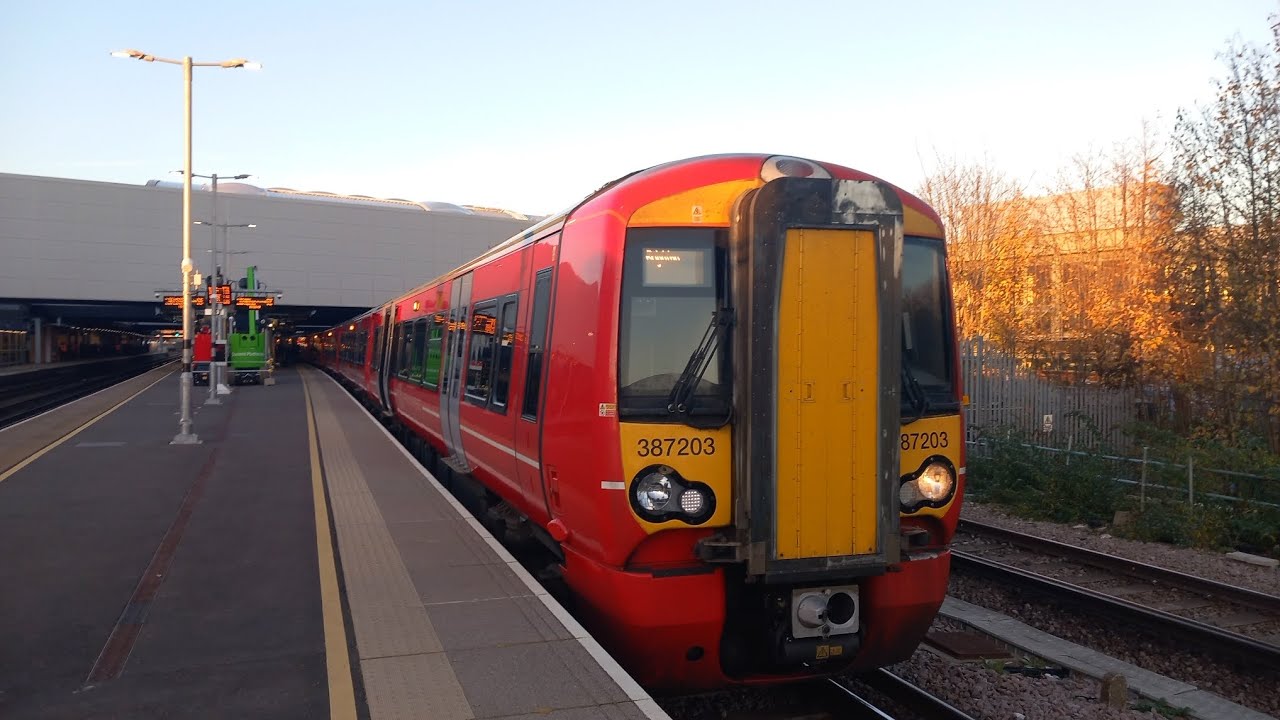 Gatwick Express Class 387 departing Gatwick Airport | 25/11/23 - YouTube