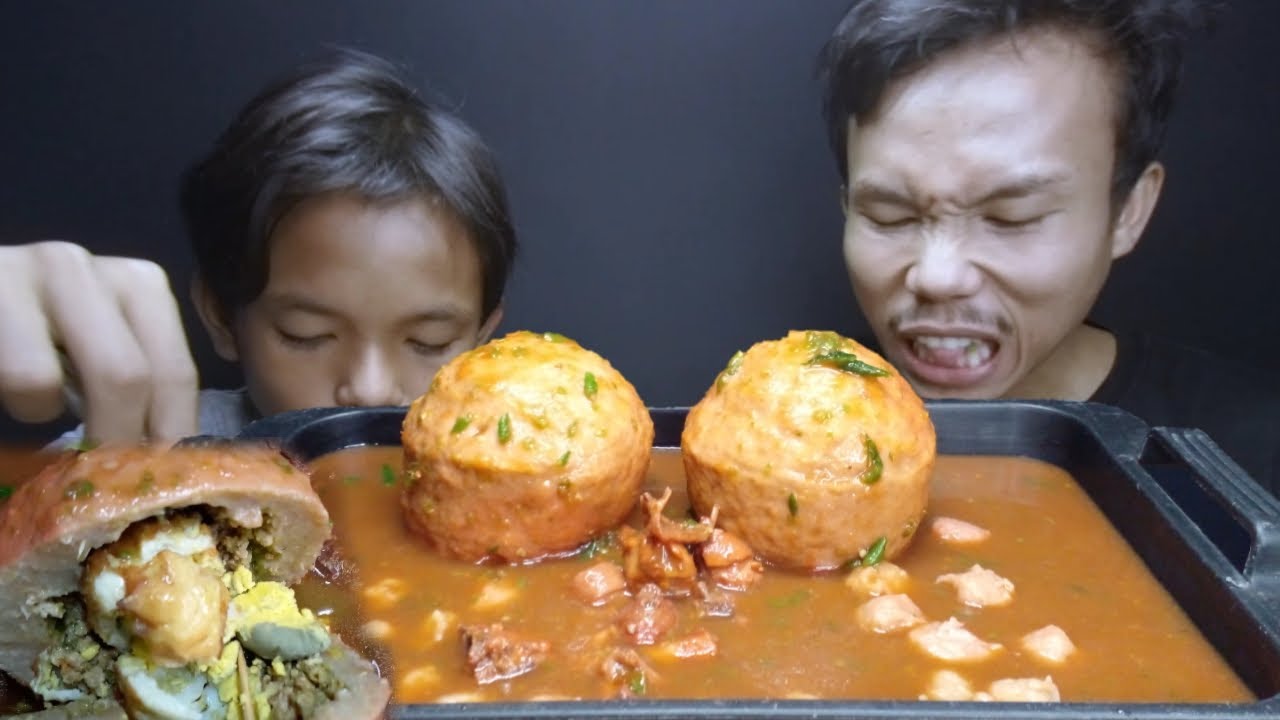 LAMBUNG MENJERIT..! MUKBANG BAKSO MERCON BESAR KUAH CABE!! - YouTube
