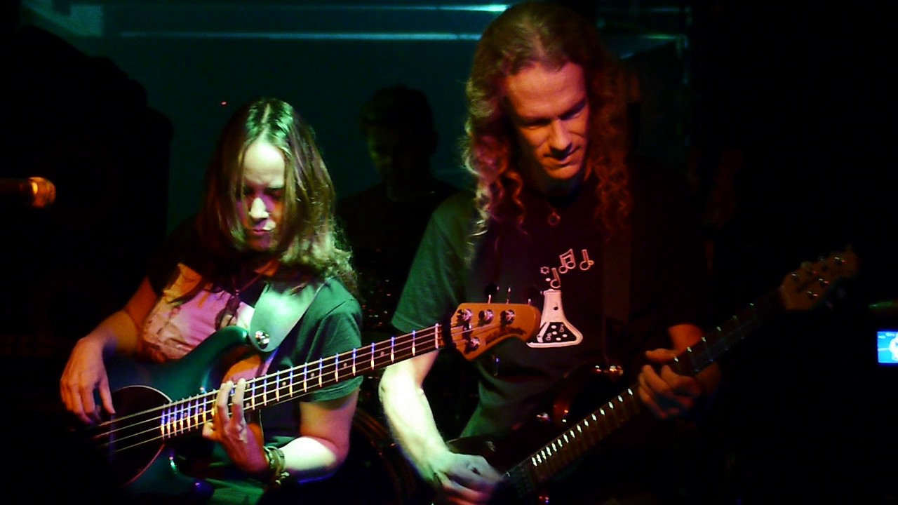 Travis Larson band, Live in New York - YouTube