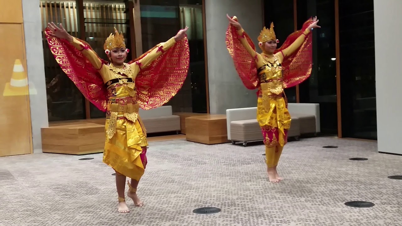 Tari Manuk Rawa - Balinese Water Birds Dance by Vila & Vasha Sudarjanto ...