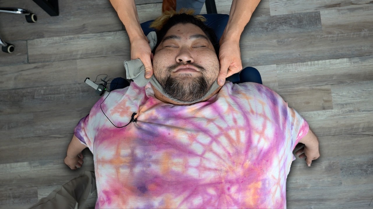 Full Body Crack on Sumo Champion! - YouTube