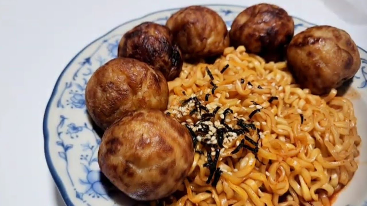 불닭타코에 치맥, 디저트 성지 신세계 스위트파크 & 딸기쇼토 Spicy ramen takoyaki & Strawberry ...