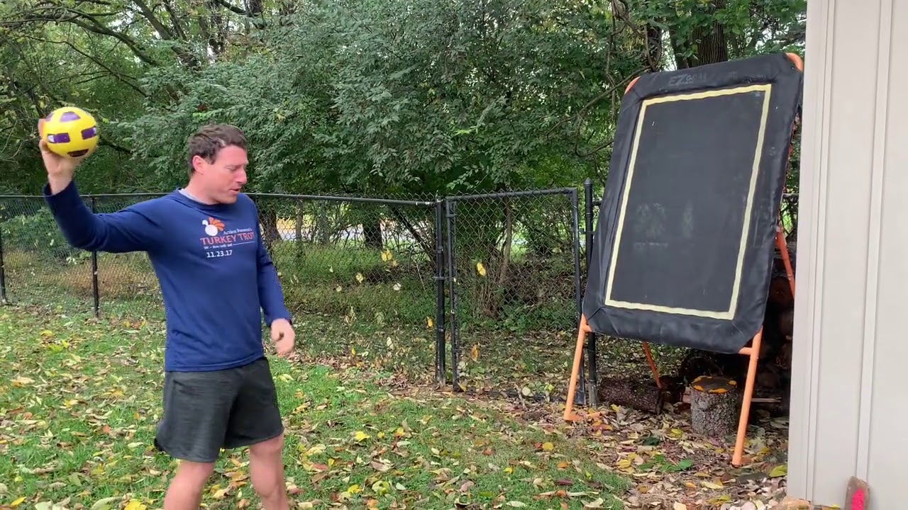 PE Handball catch and throw - YouTube