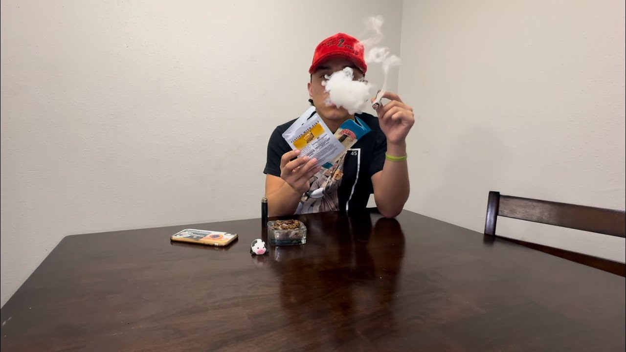 HOW TO ROLL A BACKWOOD - YouTube