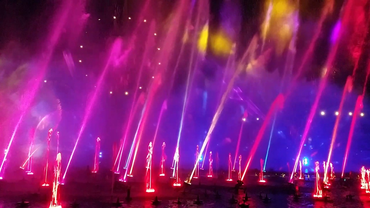 2016 World of Color- Season of Light debut performance - YouTube
