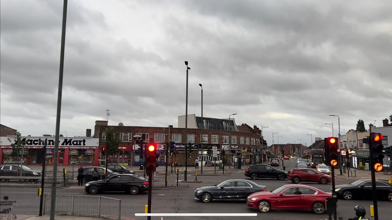 London City - Barkingside to Ilford bus ride and walking tour (FULL HD ...