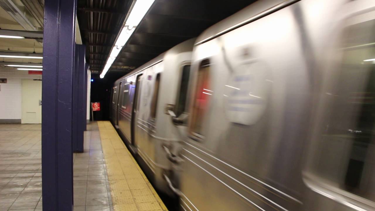 R46 (A) Train at Chambers Street - YouTube