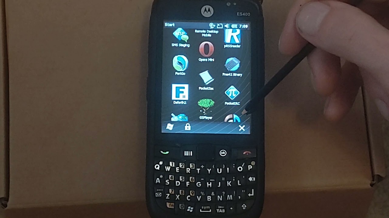 Motorola ES400 unboxing and setup for a friend - YouTube