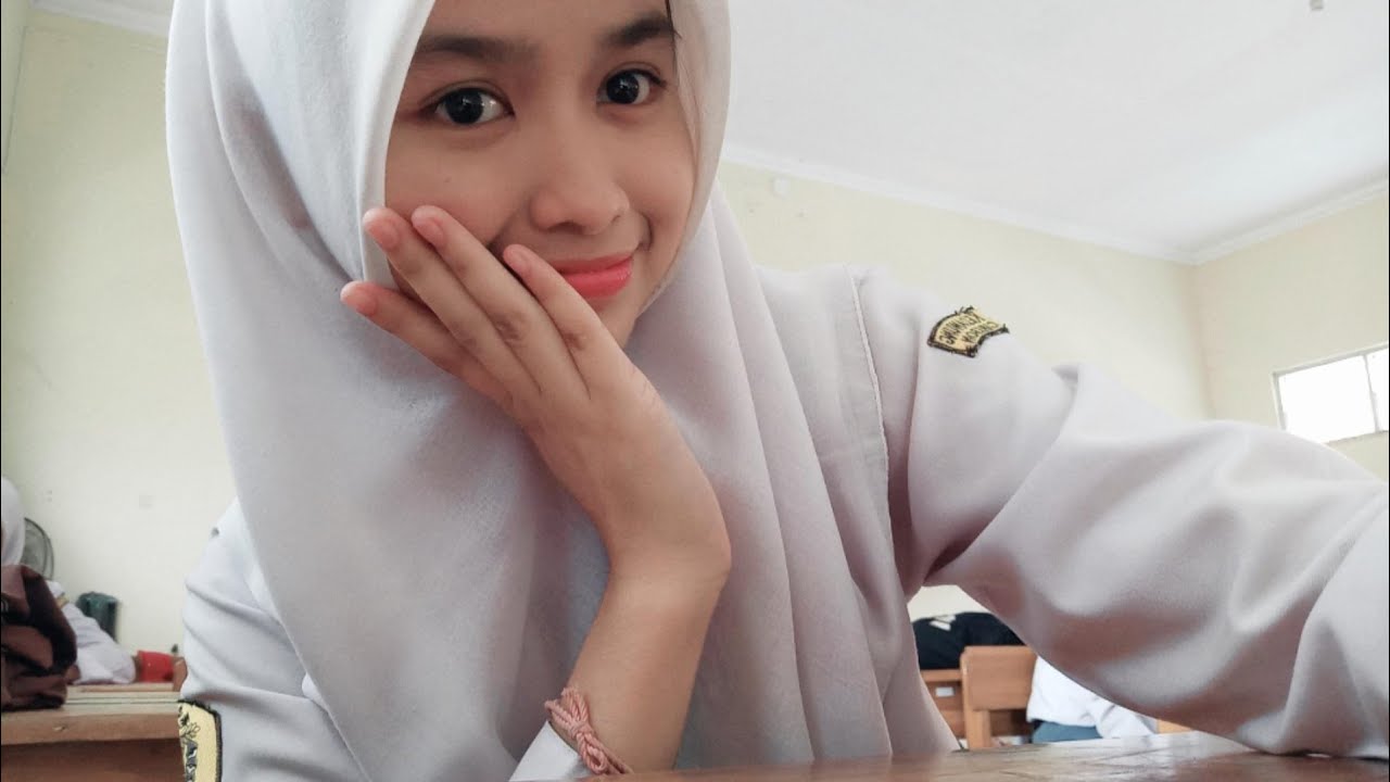 Eka Putri Ramadhani XII BDP 1 absent 05 : Expression Opinion & Suggestion & Agreement - YouTube