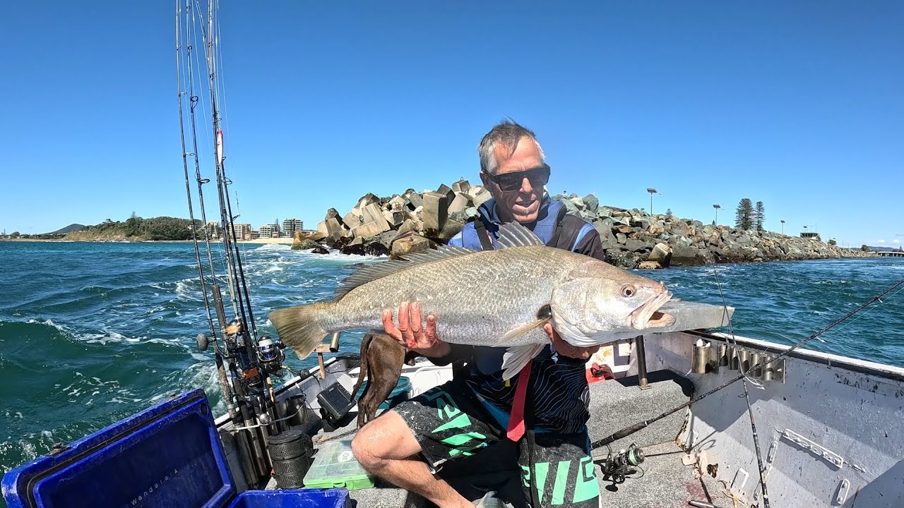 Crazy fishing (Catch & Cook) - YouTube