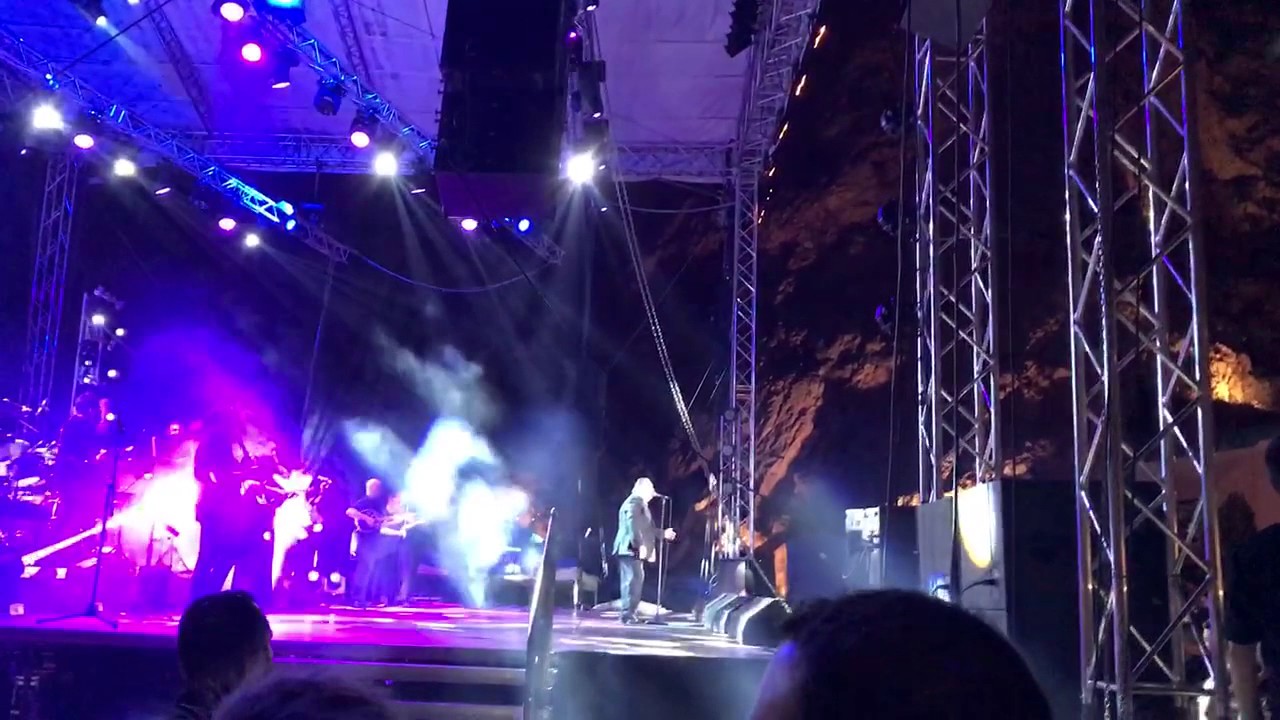 Βασιλης Καρρας -επειγον περιστατικο @live θεατρο πετρας - YouTube