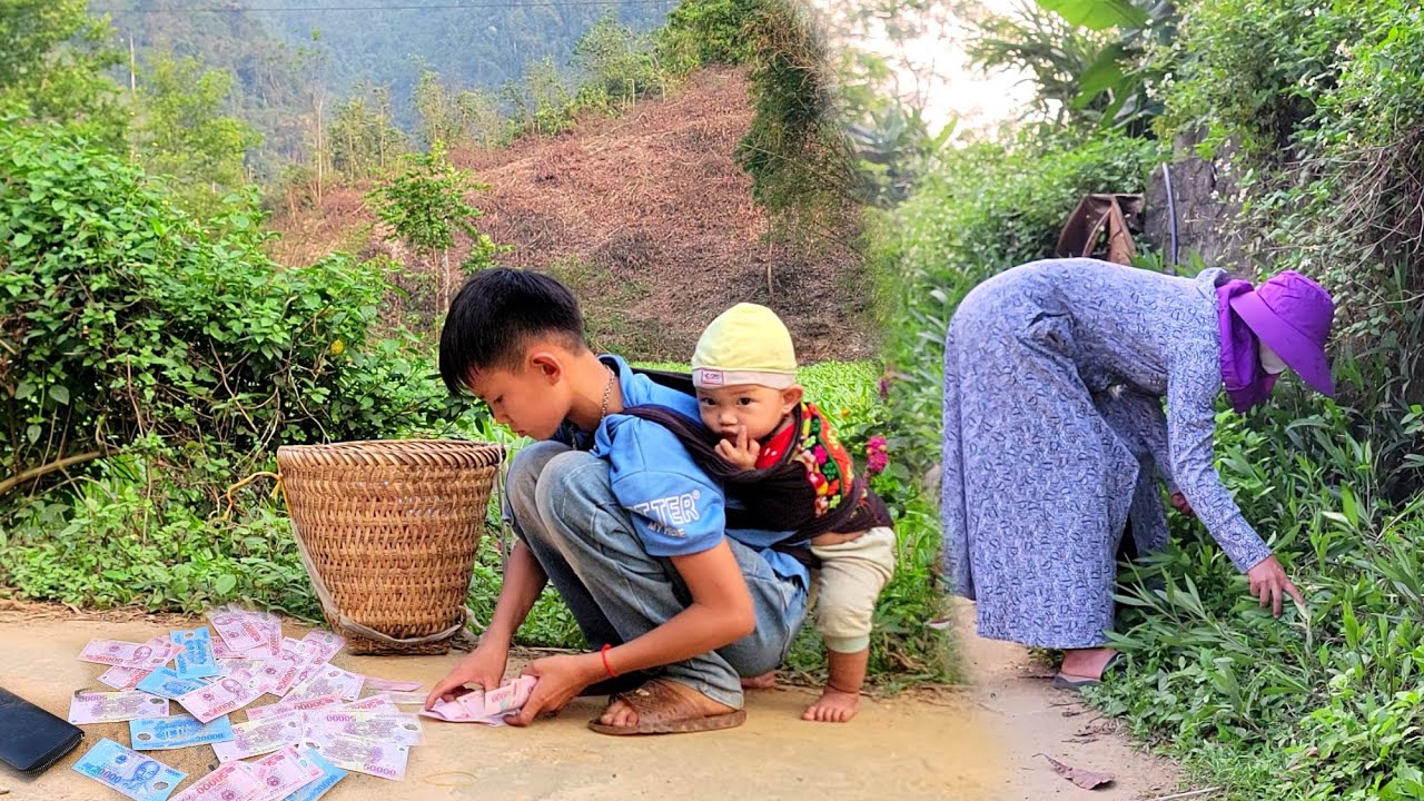 The kind boy was worried when he picked up such a large amount of money ...