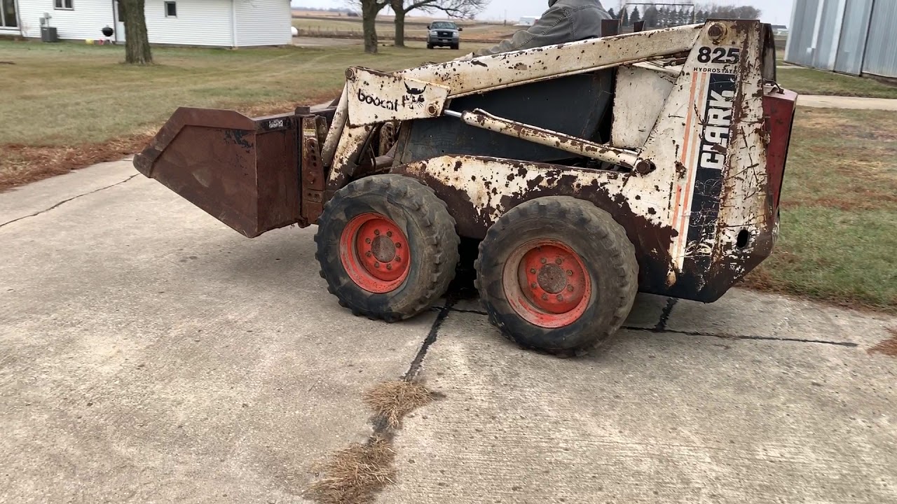 Clark Bobcat 825 Skidloader - YouTube