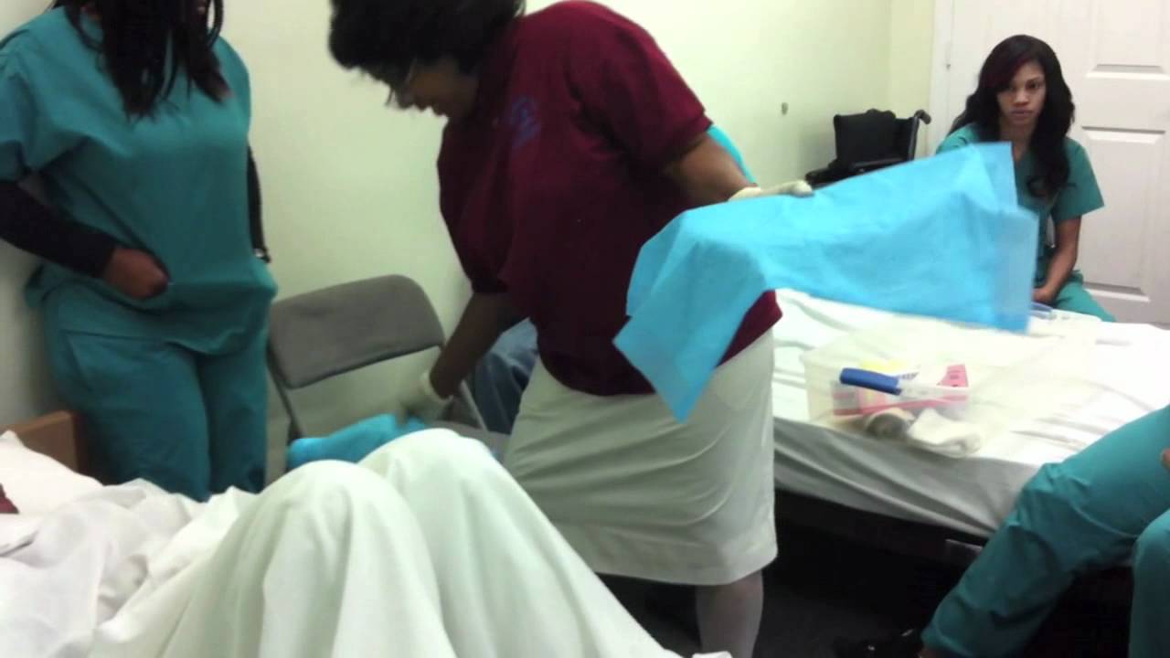 CNA- Bedpan skill - YouTube