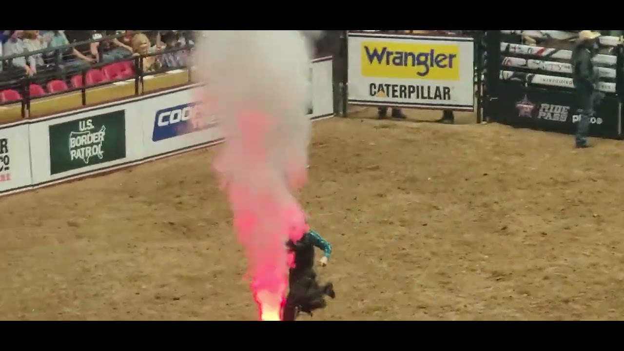 Sam Woodall vs High Tide Blues 92pts Round 1 Win PBR ABQ - YouTube