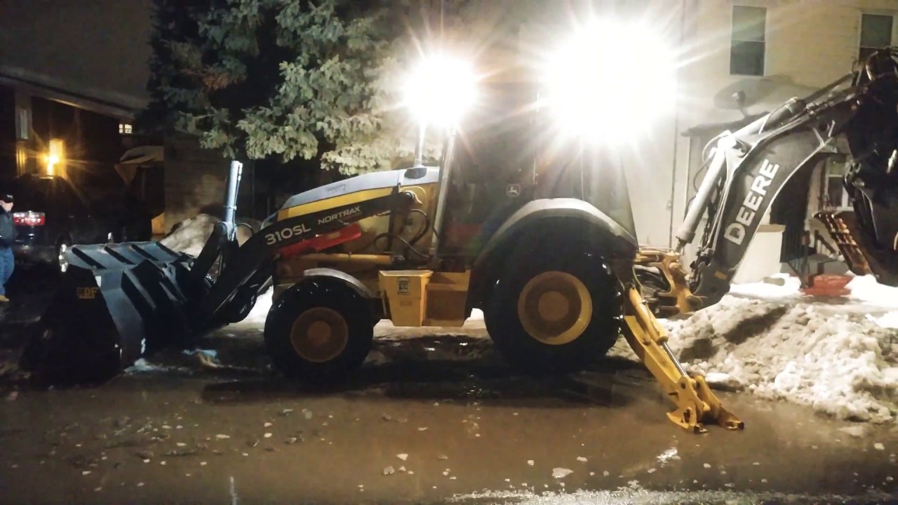 John Deere 310SL Backhoe Snow And Ice Management In 4K Video (Sweet ...