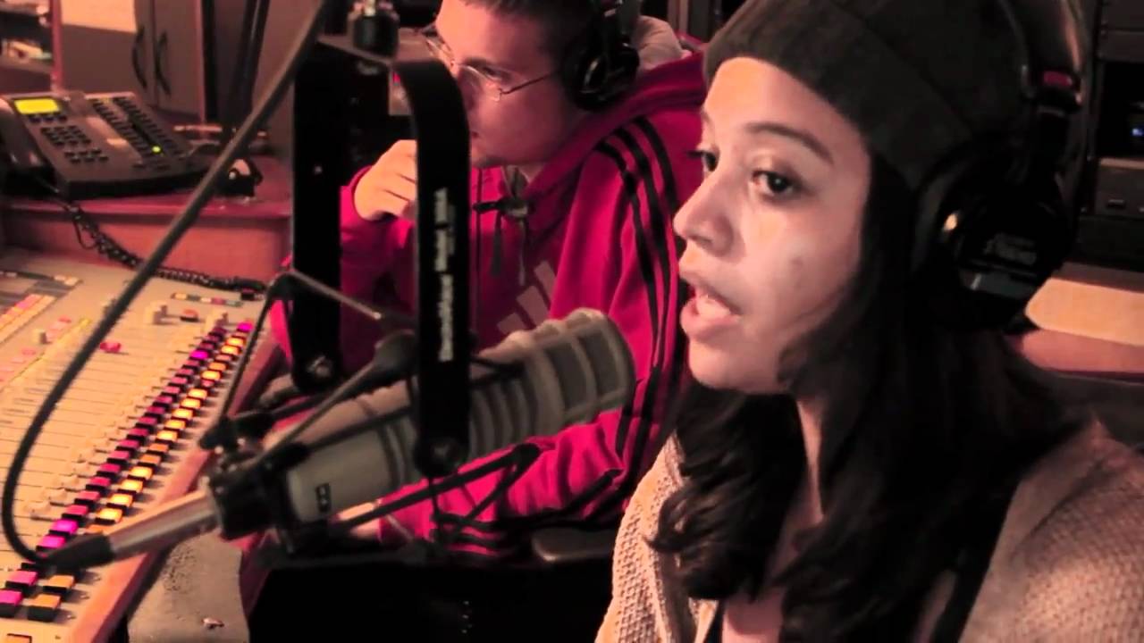 Dee Vasquez Discusses "Femcee's" in HipHop - YouTube