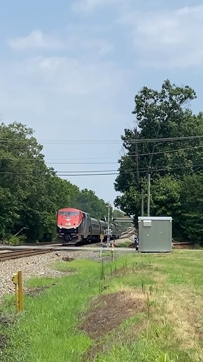 Amtrak 51 races through south Manassas VA with new VII livery - YouTube
