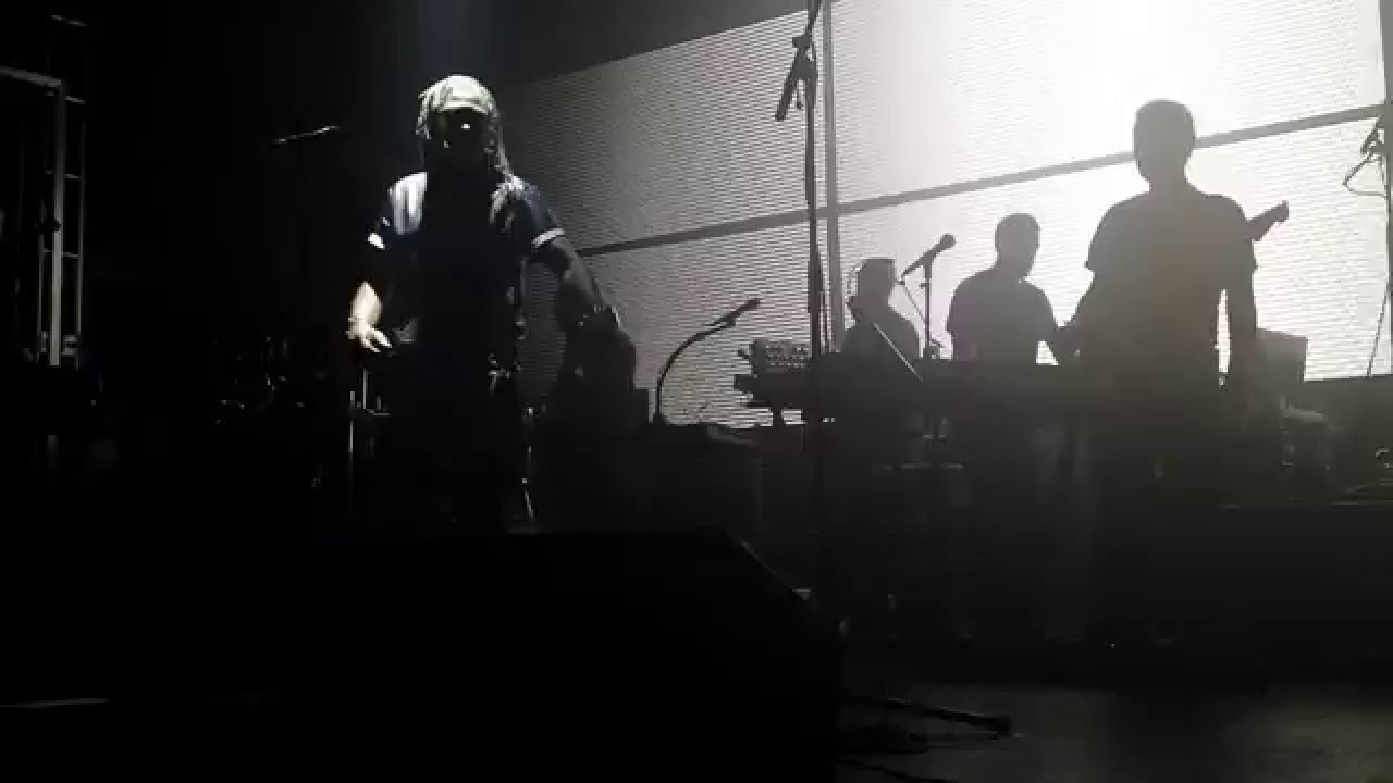 Angel - Massive Attack, live in Leeds 27/01/16 - YouTube