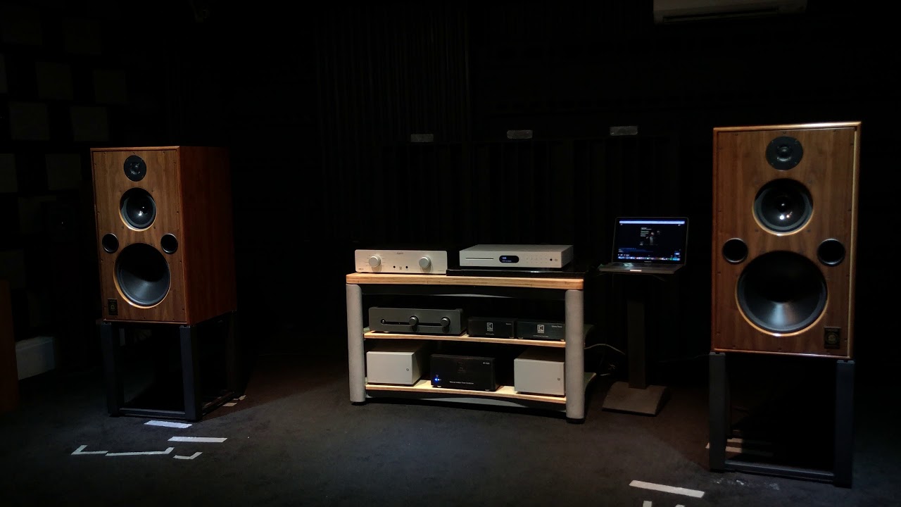 Harbeth 40th M40.2+ Audiolab8300CDQ+ Trigon exxact - YouTube