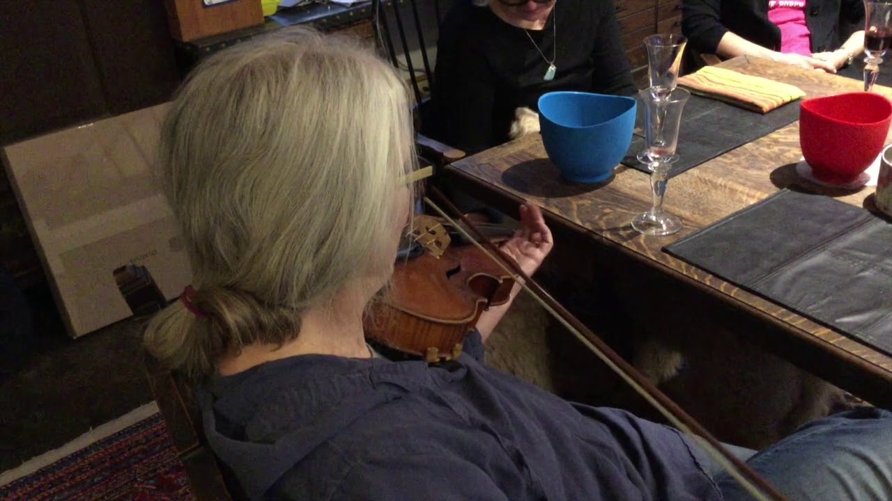 LeVan NewVintage Mountain Sunset banjo - YouTube