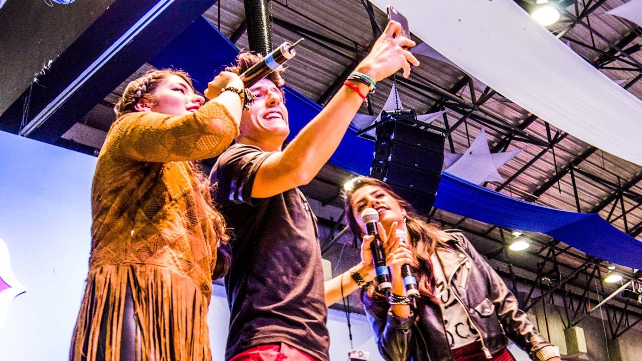 NUESTRO PRIMER SHOW EN VIVO | LOS POLINESIOS VLOGS - YouTube