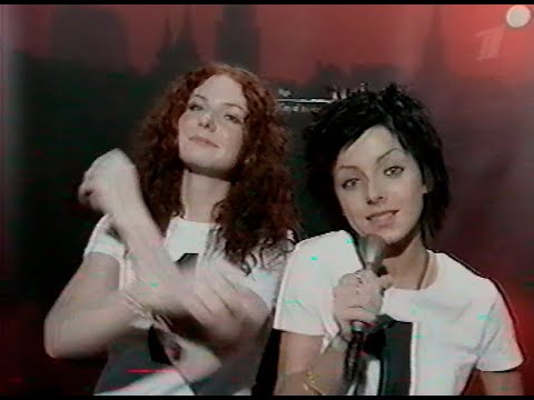 t.A.T.u - интервью после выступления на Евровидении 2003 - YouTube