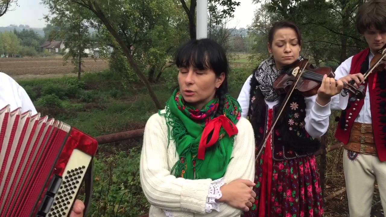 Train station performers Biecz PL. 9/2015 - YouTube