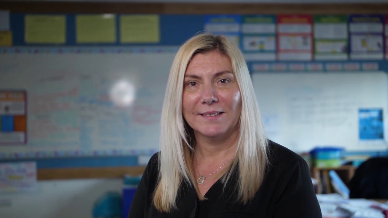 Fiona Thomas: Teilyngwr / Finalist - YouTube
