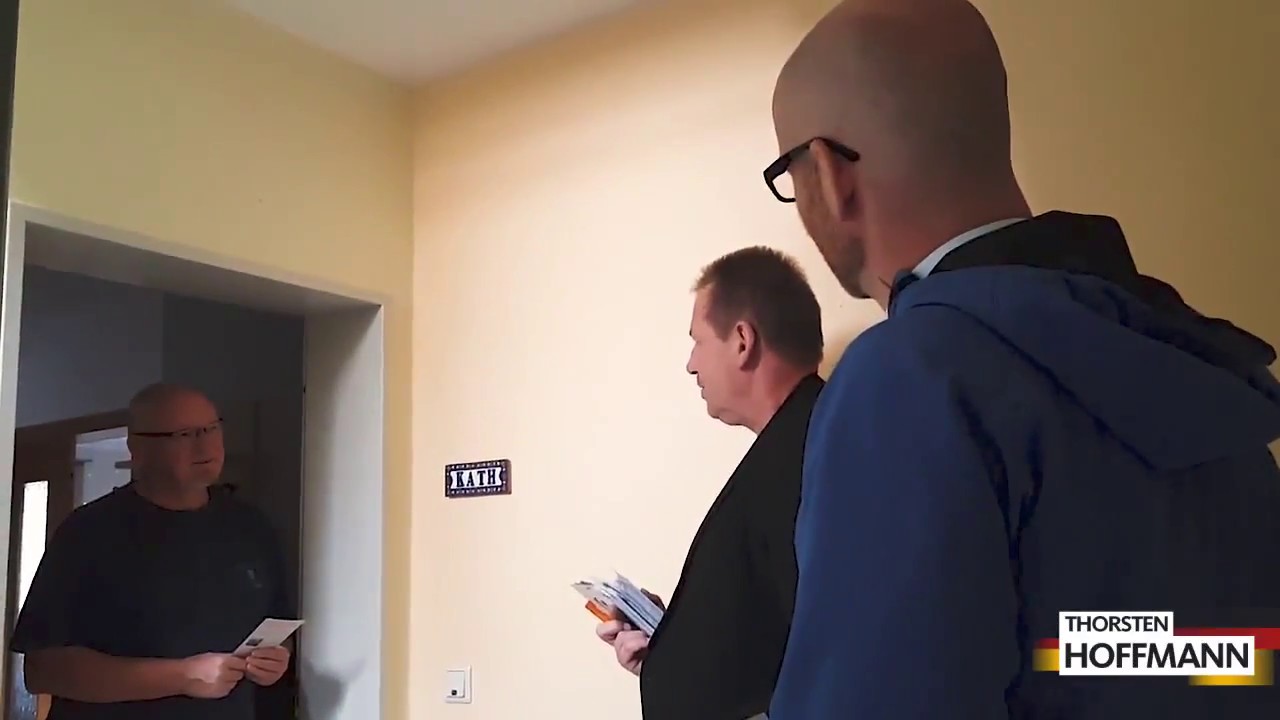 Tür zu Tür mit Peter Tauber und Thorsten Hoffmann - YouTube