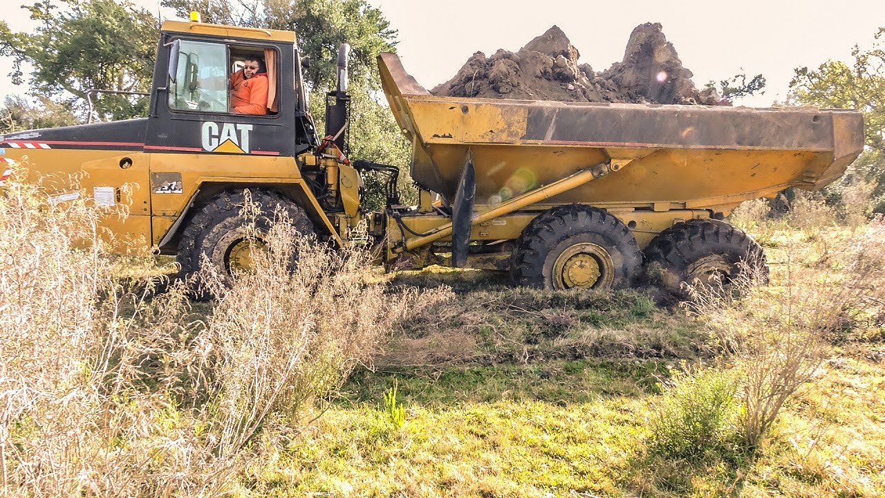The rescue of the Caterpillar dump truck pure SOUND in action - YouTube