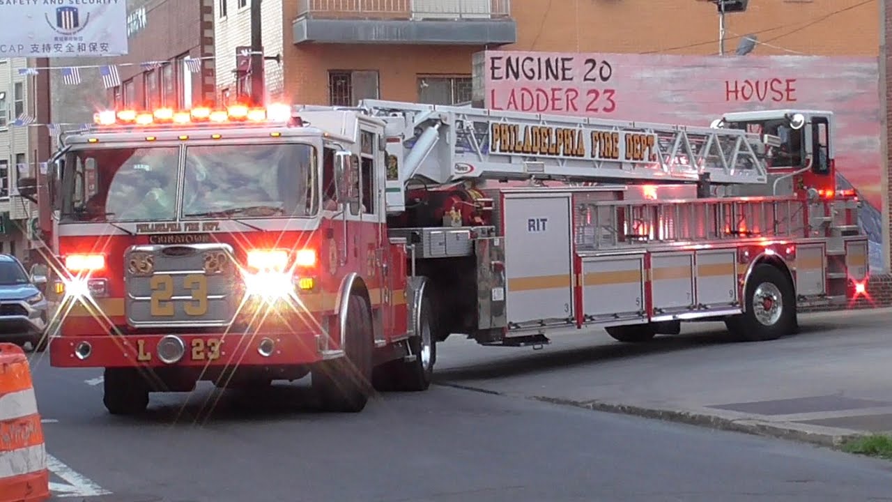 Philadelphia Fire Dept. Ladder 23 Responding - YouTube