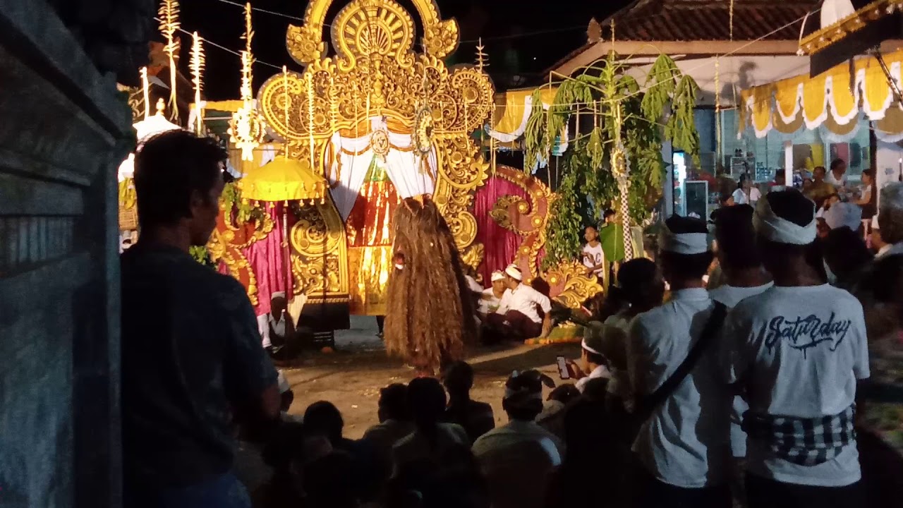 Caloan arang pesamuhan agung angantelu - YouTube