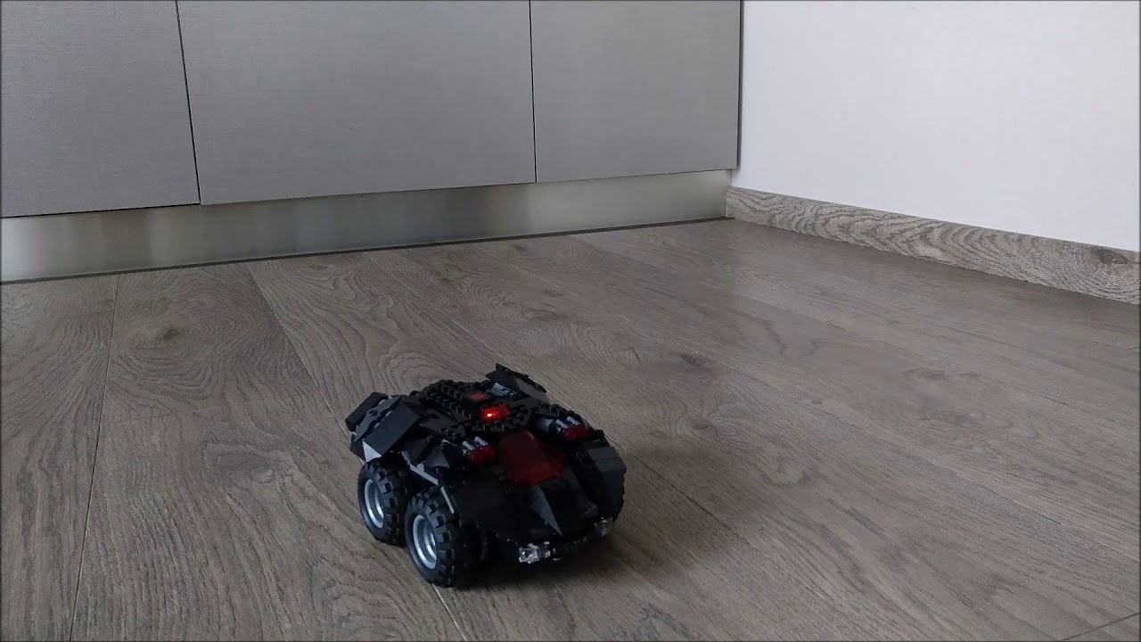 Lego 76112 DC Comics Super Heroes: App Controlled Batmobile - YouTube
