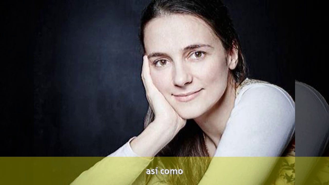 Núria Rial - Biografía - YouTube