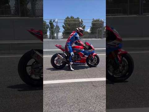 2025 Honda CBR1000RR-R Fireblade SP Launch Mode ENGAGED! #honda #racing #fireblade #cbr #sportbike