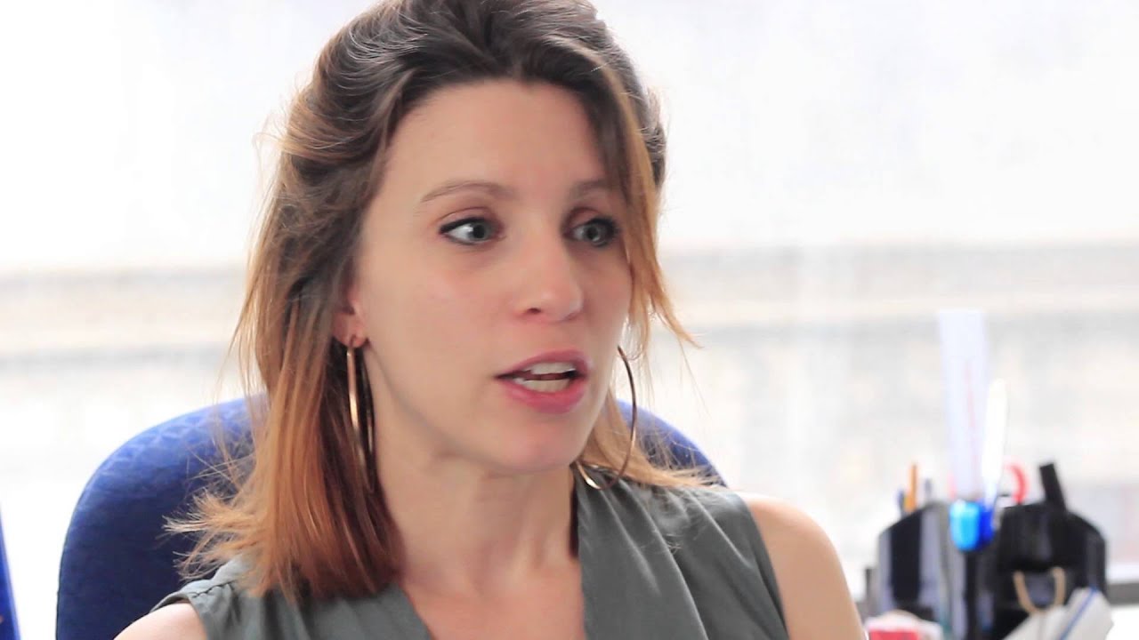 La communication avec Stéphanie Roy - YouTube