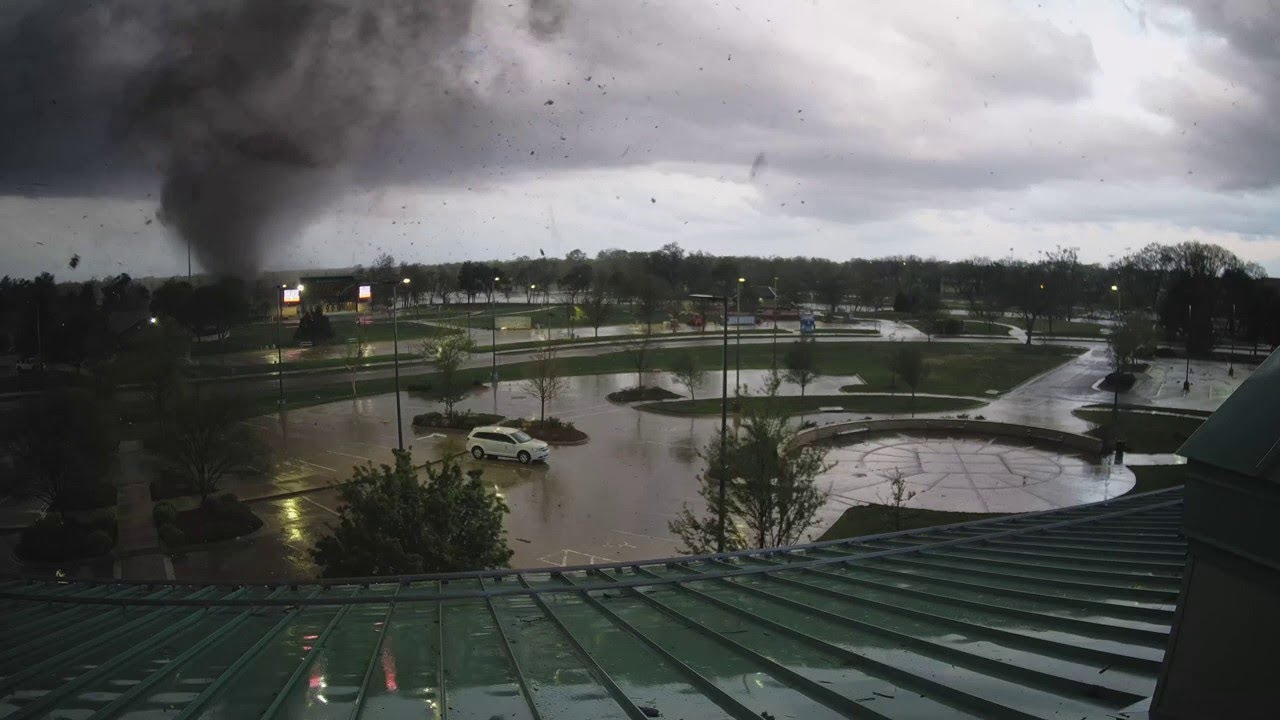 Stunning Video Of Andover, KS EF-3 Tornado From April - YouTube