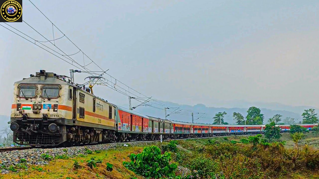 Sikkim Mahananda Express negotiates a Curve near Gulma - YouTube