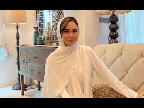 Intan Najuwa Terima Hadiah Al-Quran Daripada Zul Ariffin