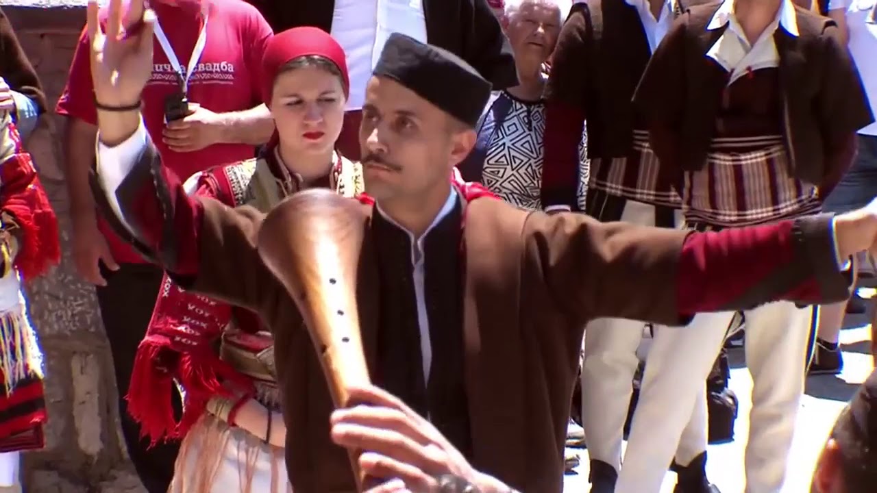 Folklorni Biseri Galicnik Wedding part 2 Teskoto - YouTube