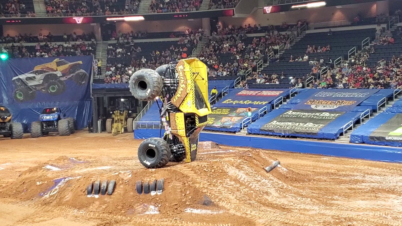 Monster jam 2019(14) - YouTube