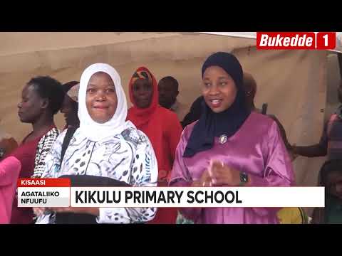 Agataliikonfuufu: Aba Kikulu Nursery School boolesezza ebitone. Bebazizza abazadde ababawa abaana.