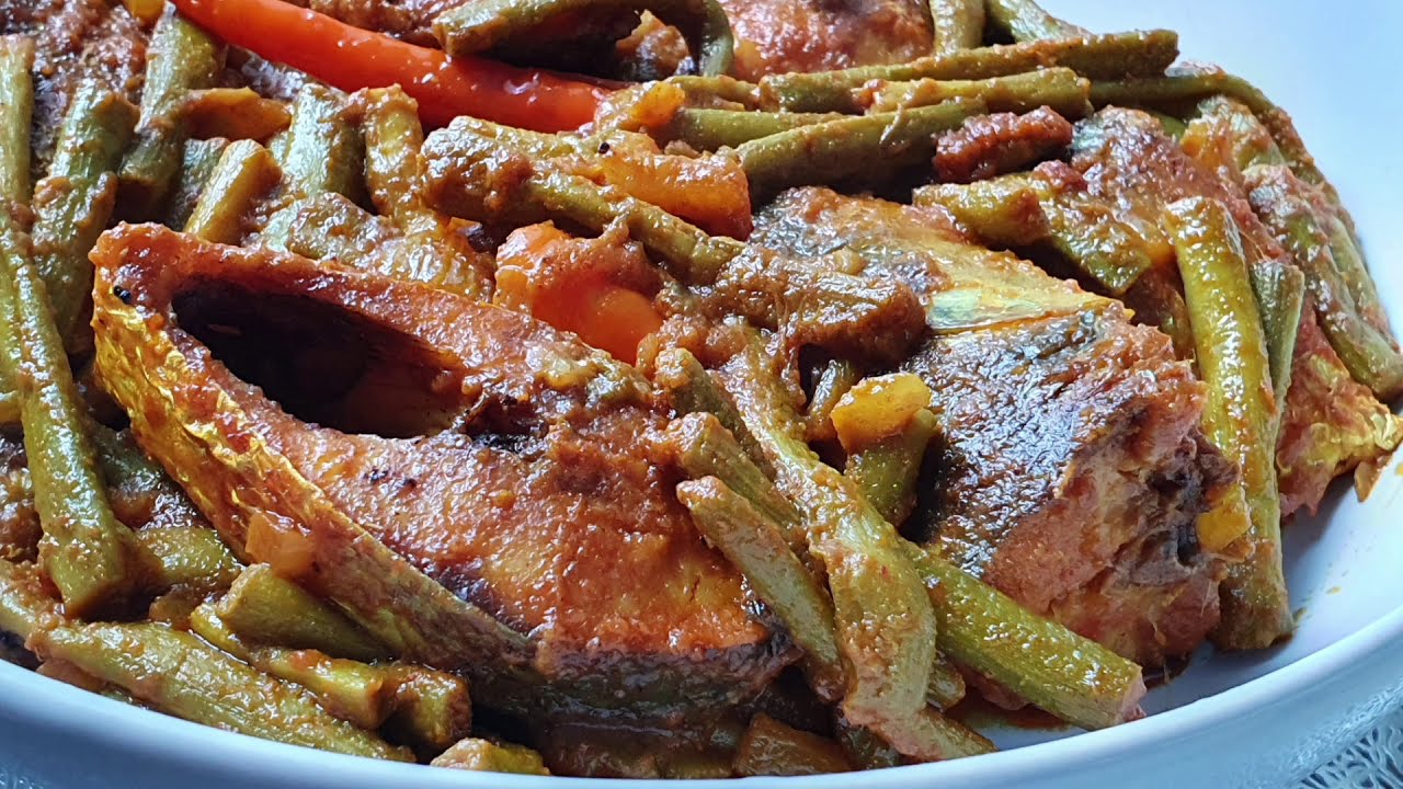 Hilsha fish Kochur loti - YouTube