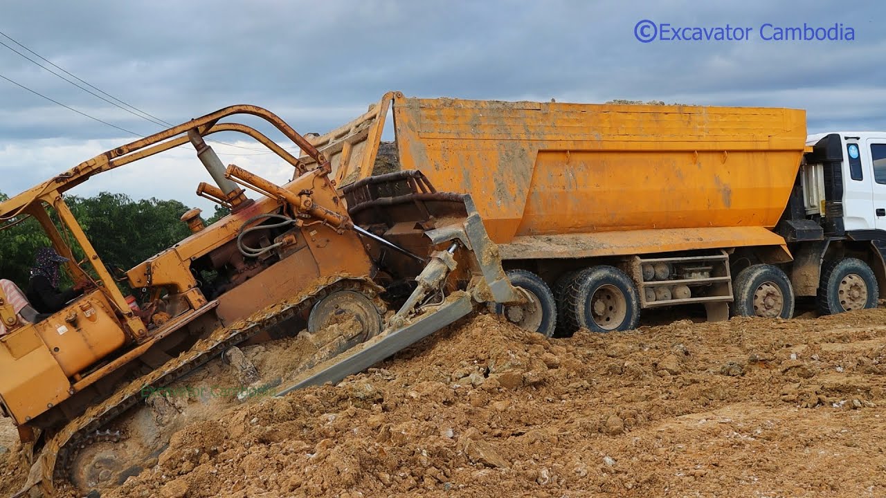 Recovery Heavy Dump Truck Stuck With Skills Operator Bulldozer ...