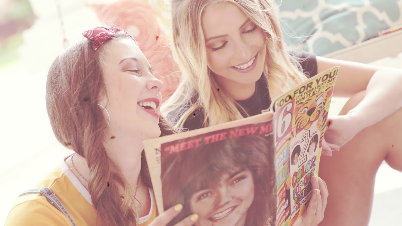 LRP Seniors Rockin' It 70s Style! | Laura Ranger Photography - YouTube