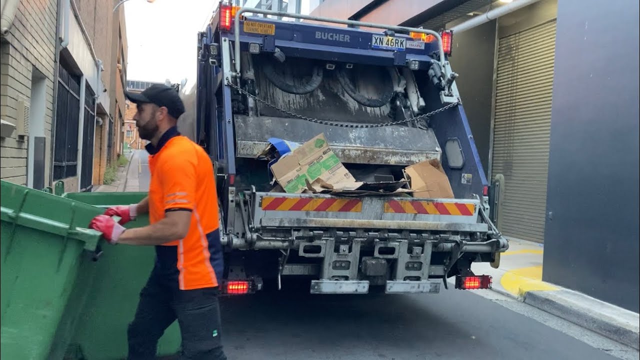 Suez Bulk Bins Commercial Garbage Truck Rear Loader - YouTube