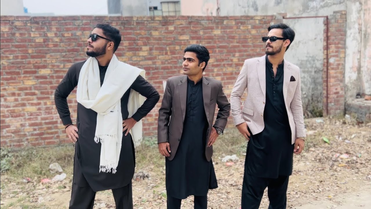 PIND SY AYE MIRCHU K SATH KE SHARARTEIN 😂 - YouTube